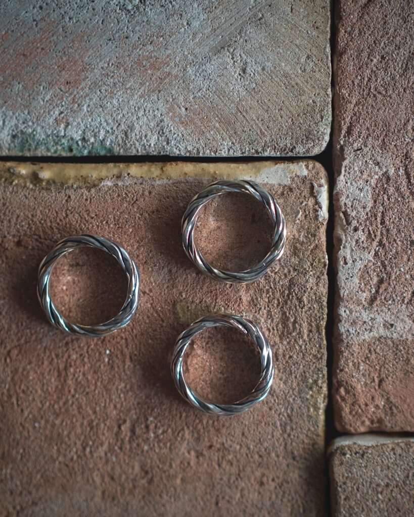 市松 -NATIVE- タガネねじりリング | Belluria